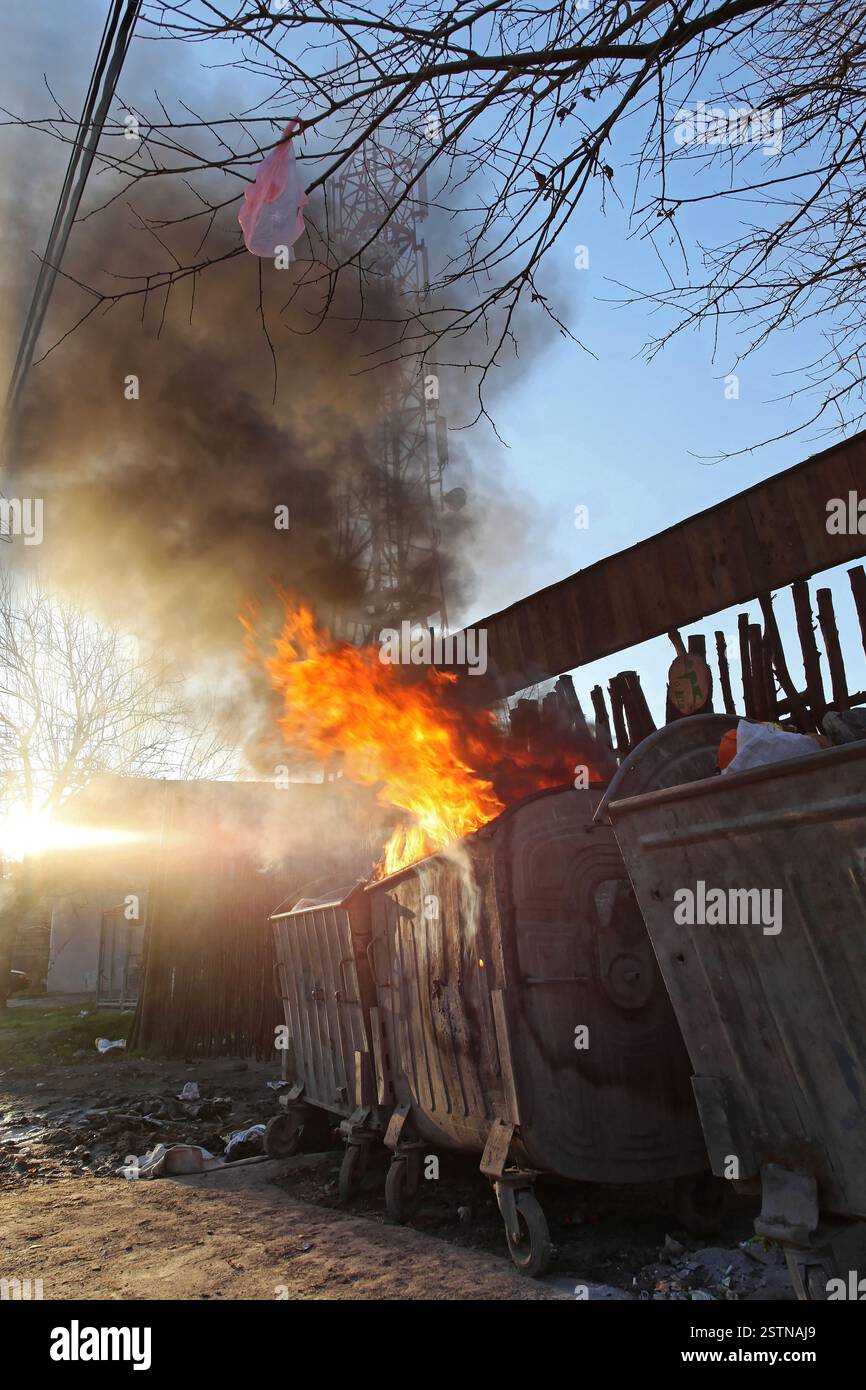 Smoke pollution fire hi-res stock photography and images - Alamy