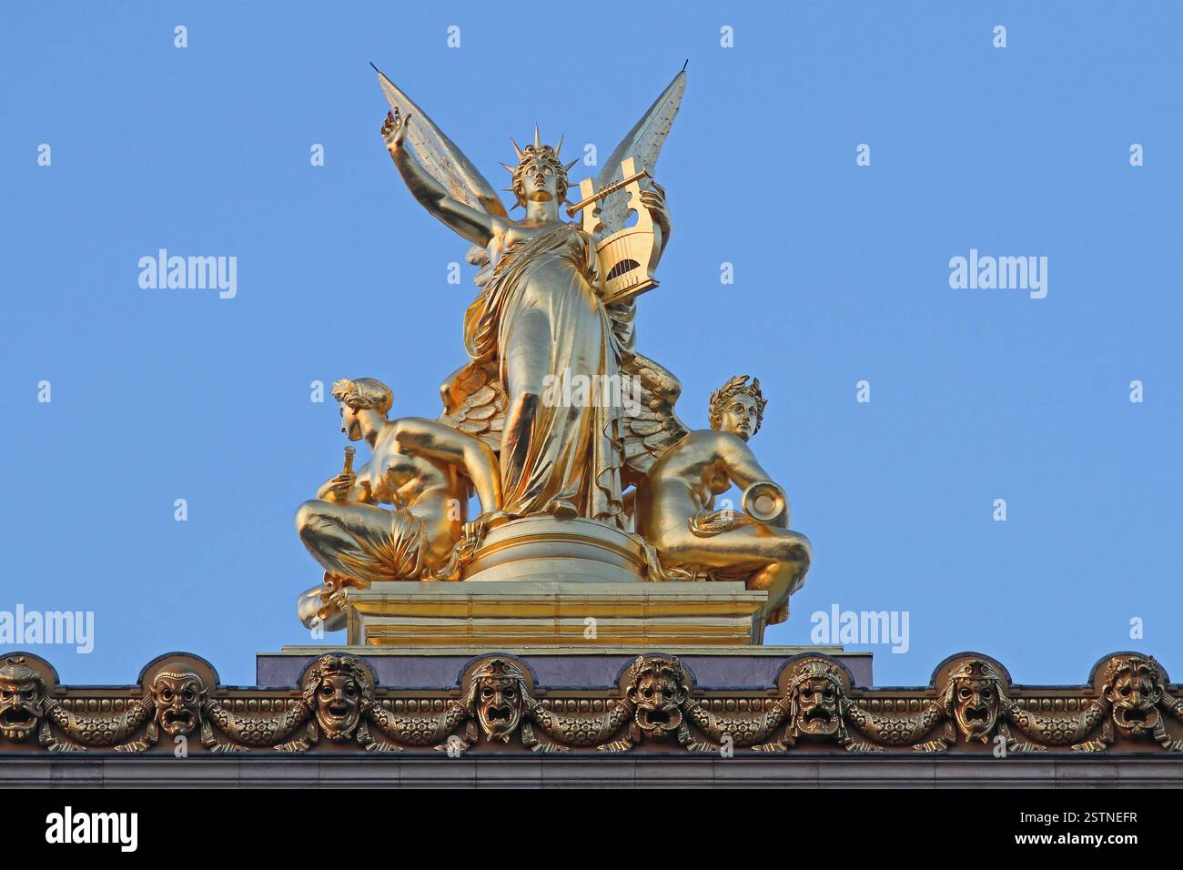 Gold harp hi-res stock photography and images - Alamy