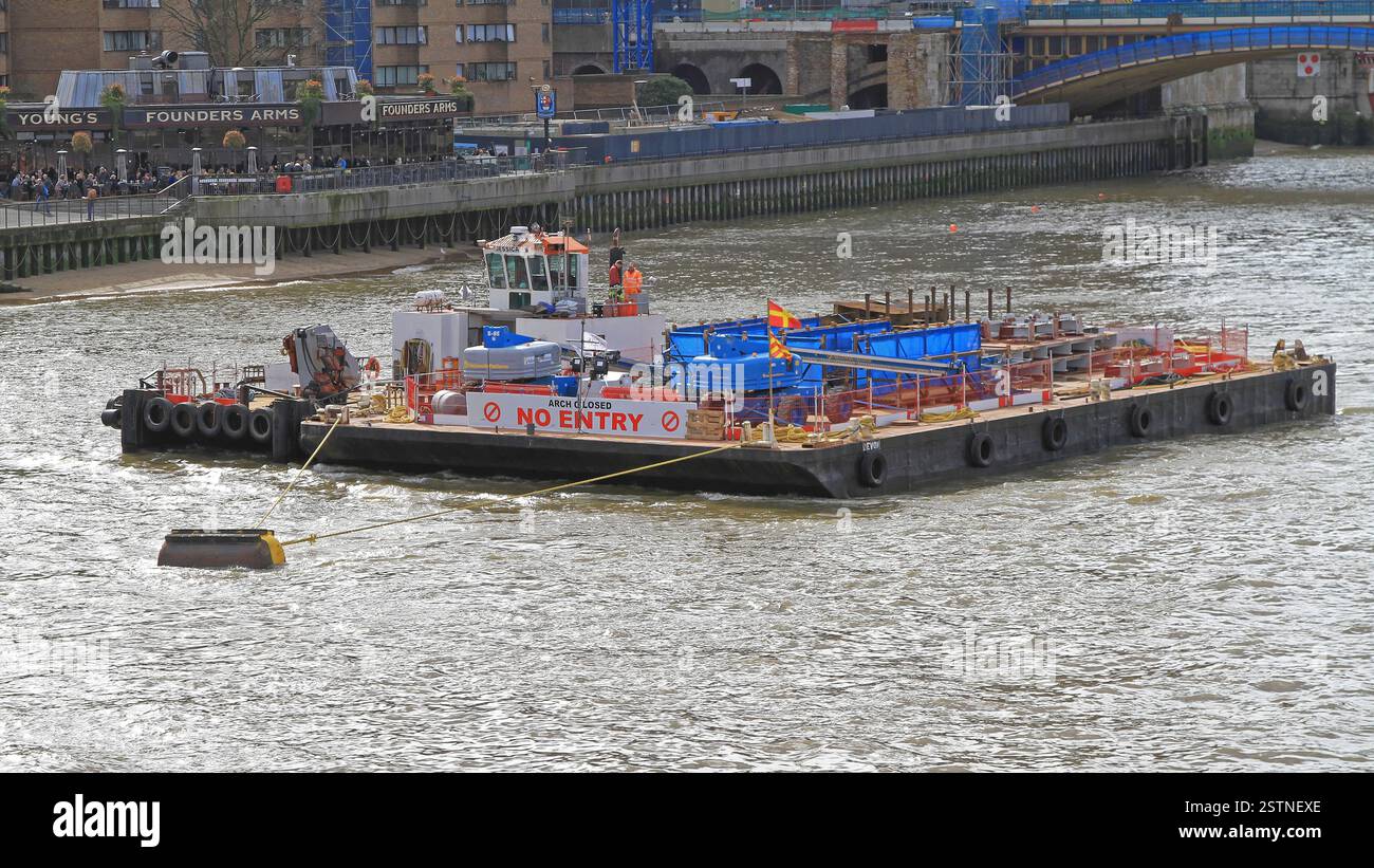 Construction platform barge near blackfriars bridge in london hi-res ...