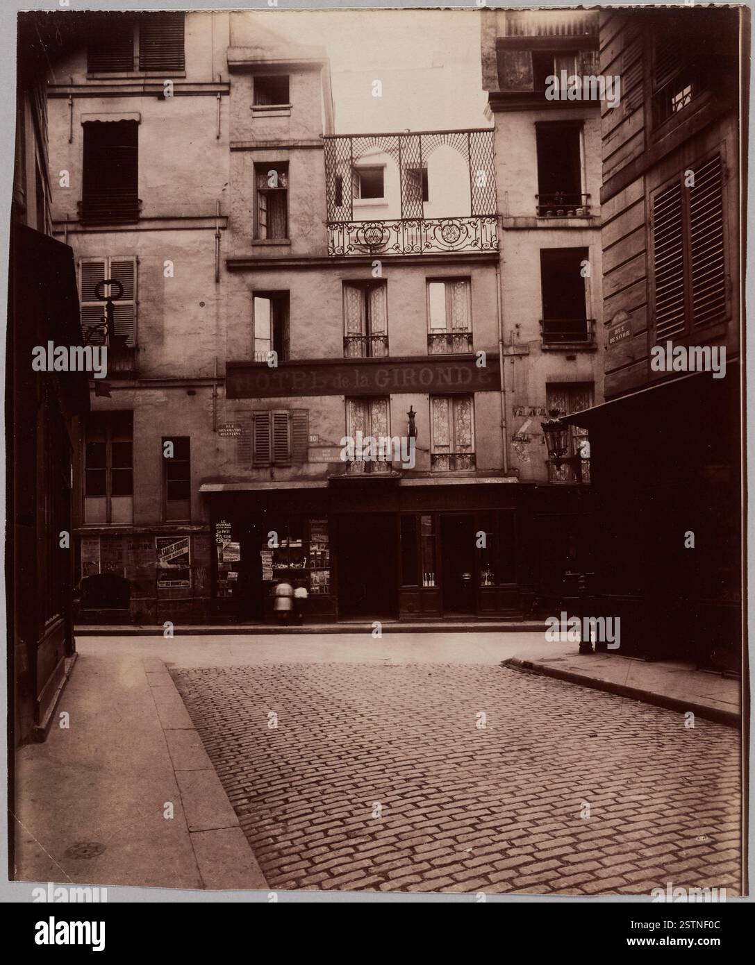 Featuring detailed photographs of parisian streets and buildings hi-res ...