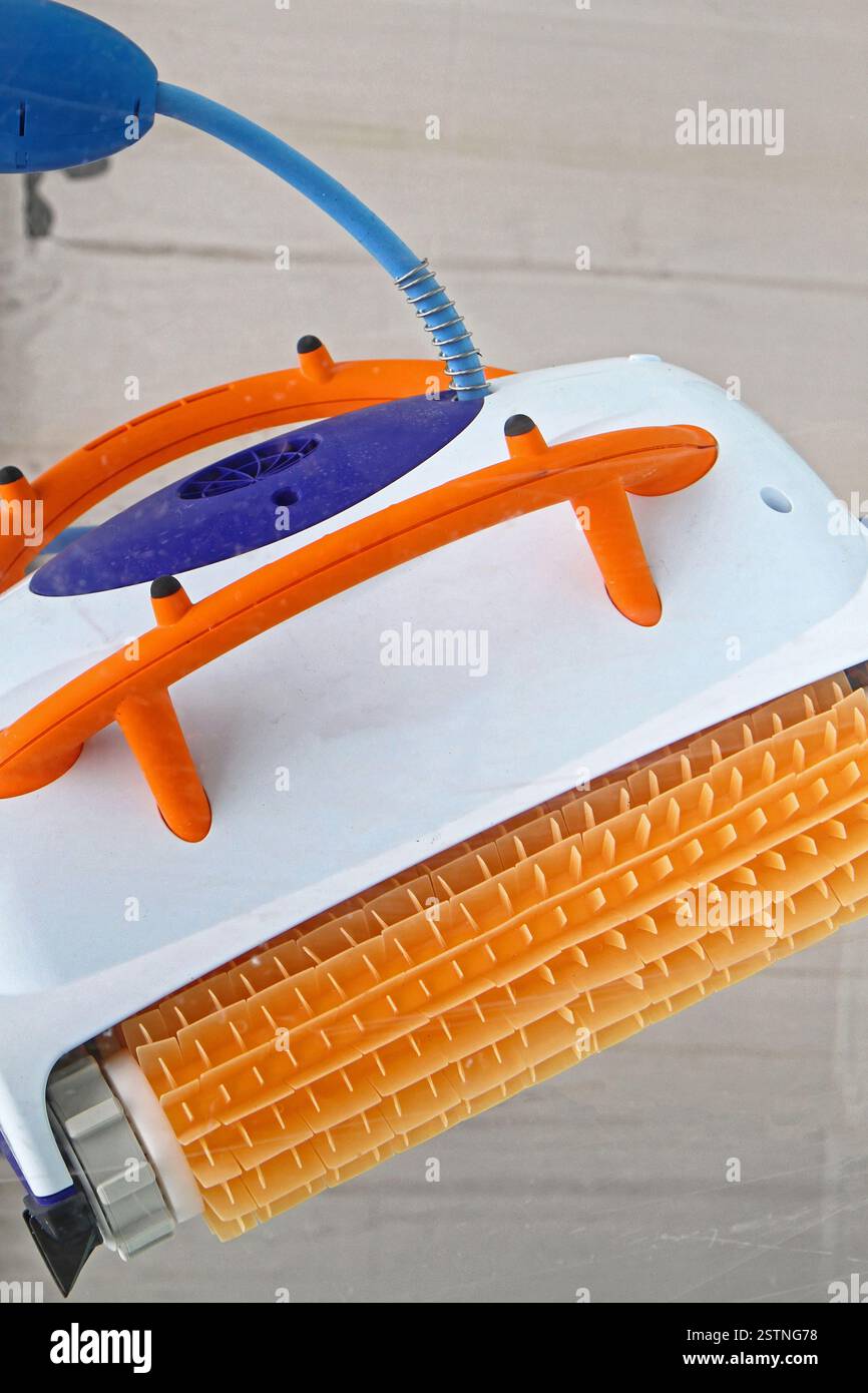 Rotating robot hi-res stock photography and images - Alamy