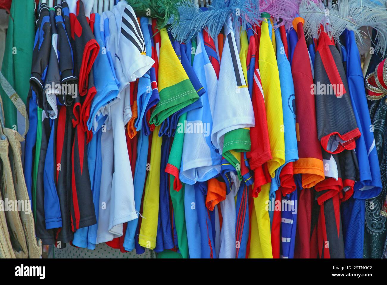 Colourful jerseys hi-res stock photography and images - Alamy