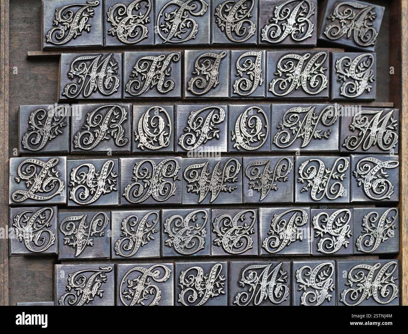 Medieval printing press letters hi-res stock photography and images - Alamy