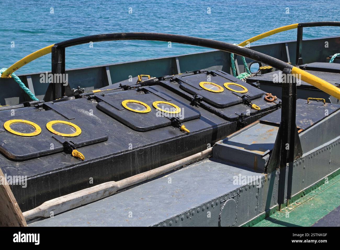 Watertight compartment hi-res stock photography and images - Alamy