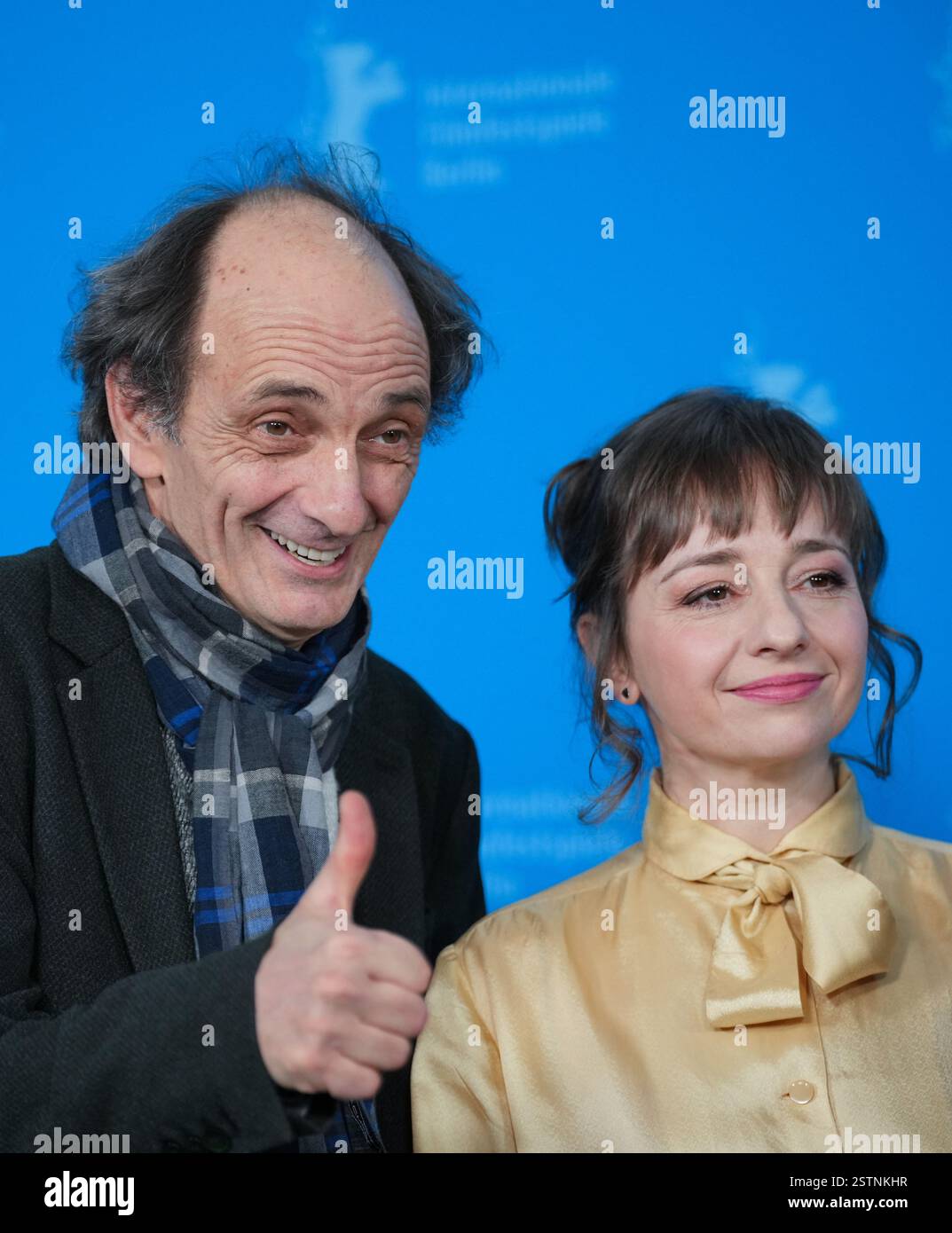 Berlin, Germany. 19th Feb, 2025. Actors Eszter Tompa (r) and Gabriel ...