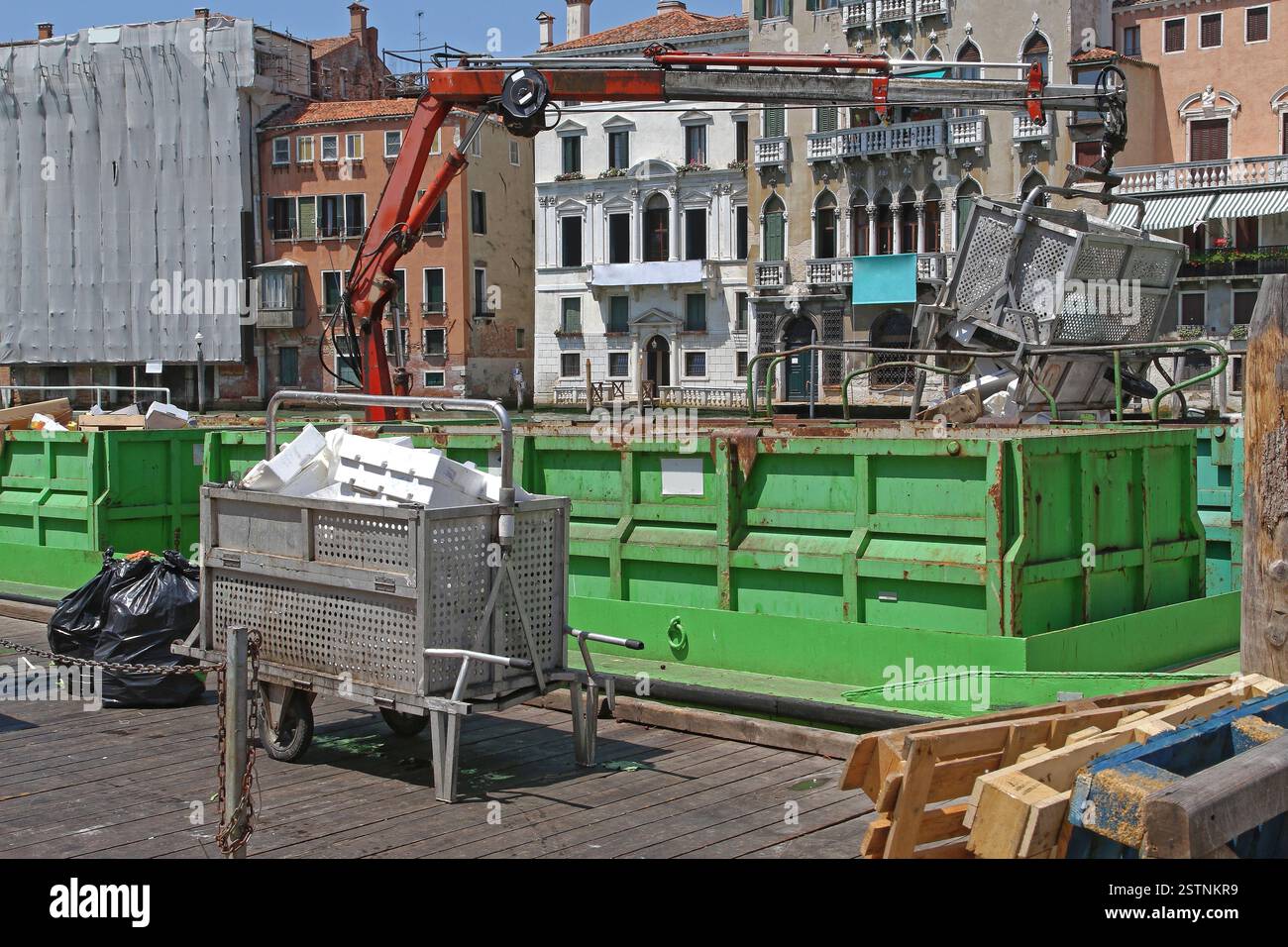 Transportation garbage hi-res stock photography and images - Alamy