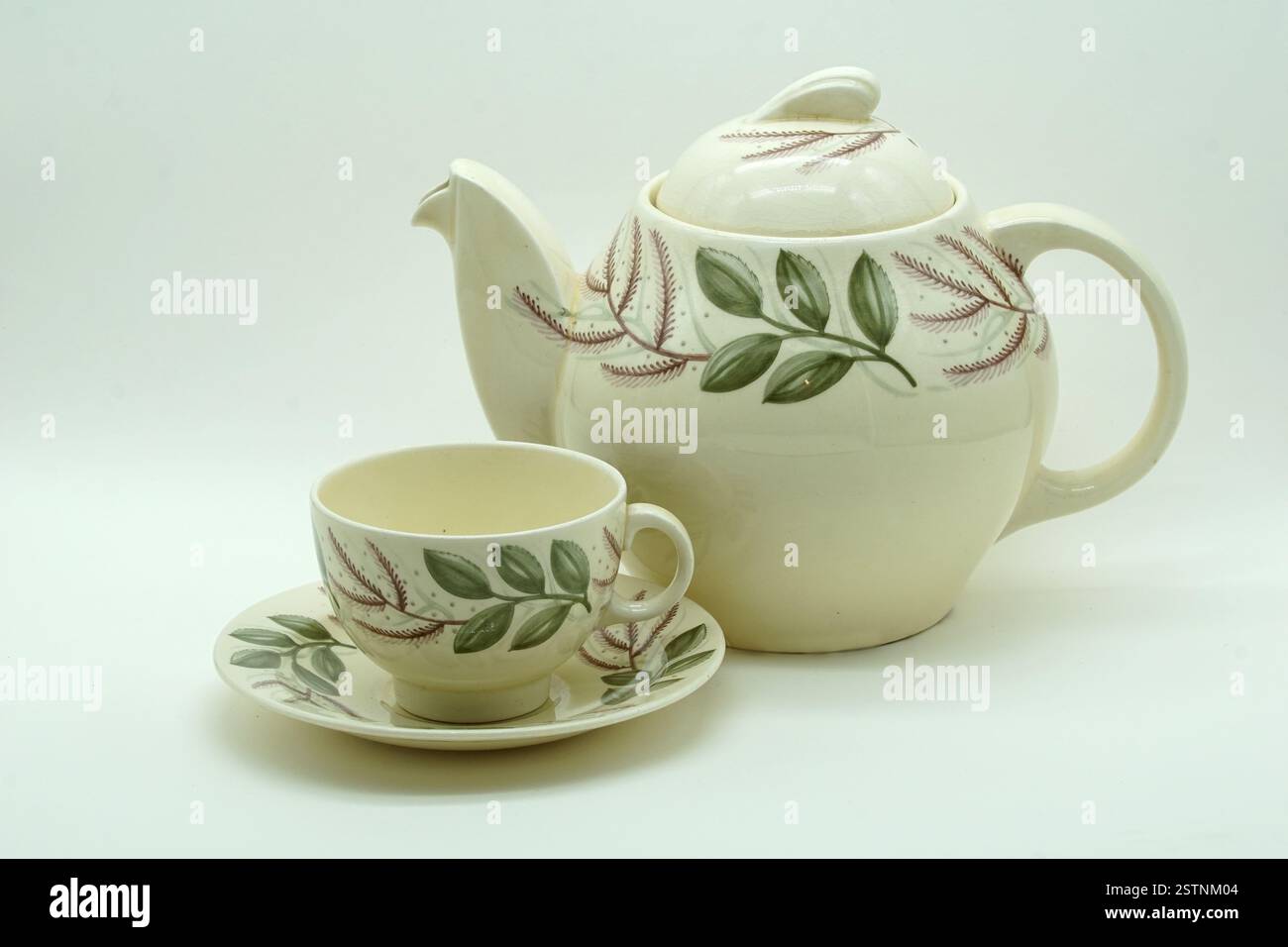 Susie Cooper Design, tea set in Everlasting Life pattern, circa 1952 ...