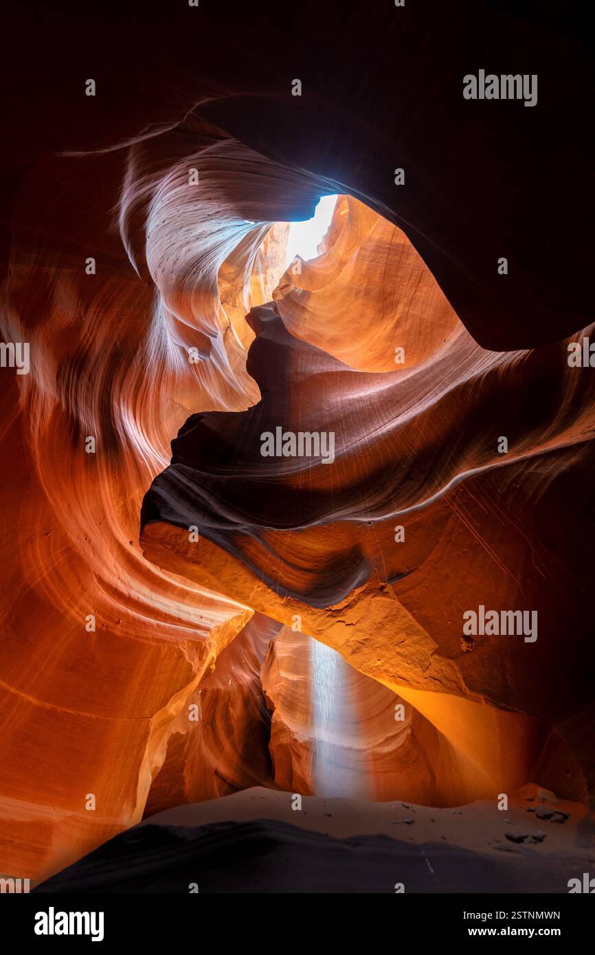 Shaft Of Sunlight Shining Down in Antelope Canyon, Arizona Stock Photo ...