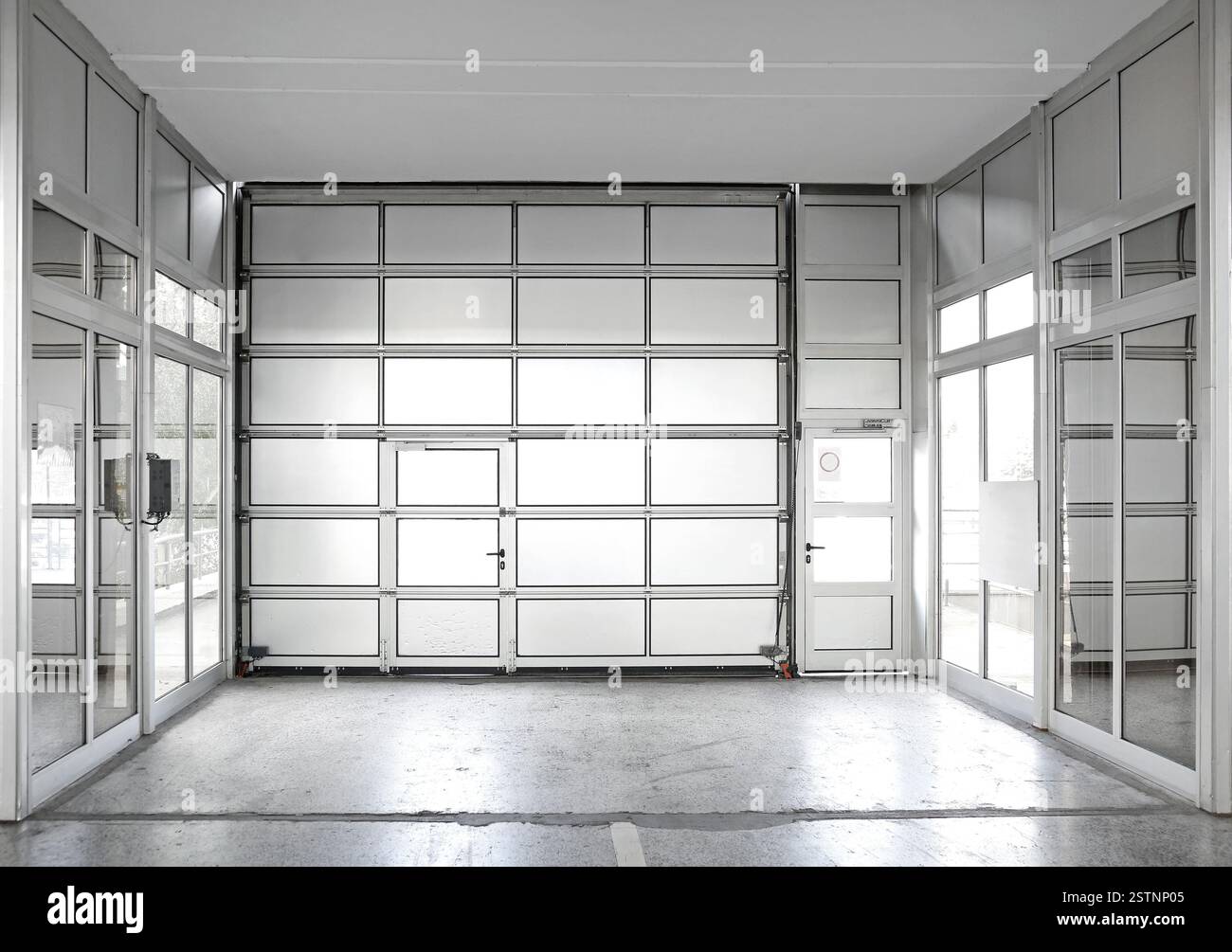 Sectional garage door hi-res stock photography and images - Alamy