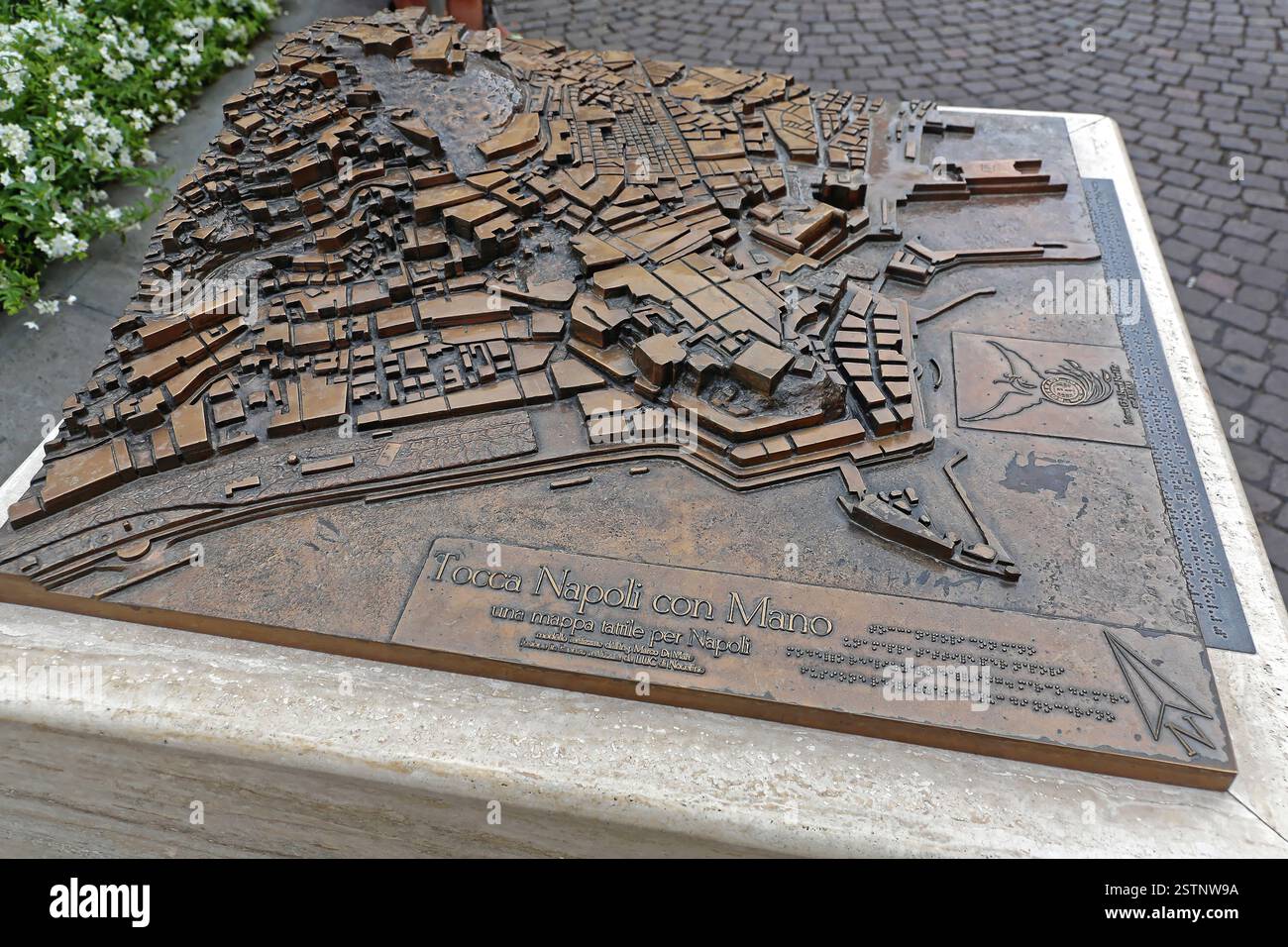 Napoli Bronze Map Stock Photo - Alamy