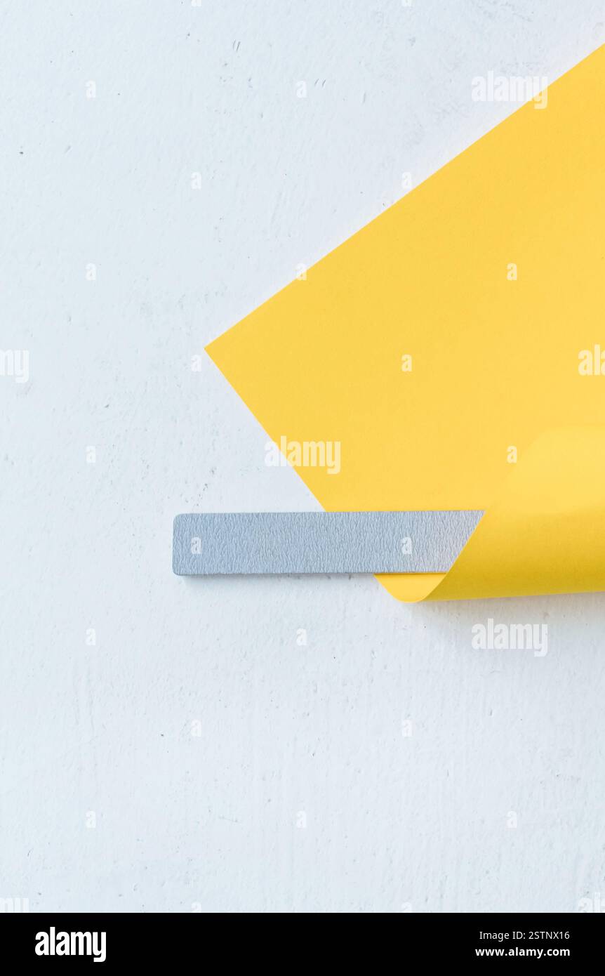 Wrapped in sheet hi-res stock photography and images - Alamy