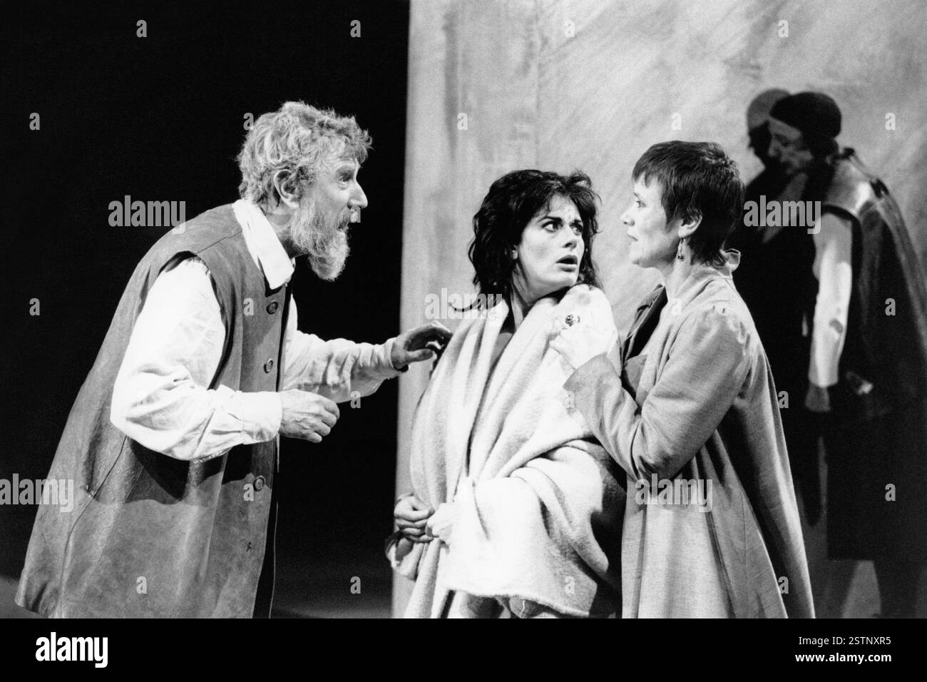 l-r: John Wood (Lear), Sally Dexter (Regan), Estelle Kohler (Goneril ...