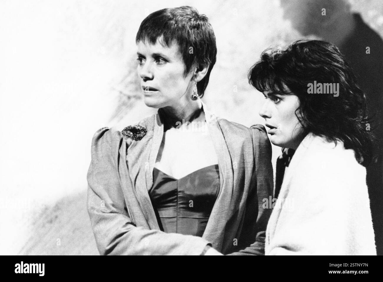 l-r: Estelle Kohler (Goneril), Sally Dexter (Regan) in KING LEAR by ...