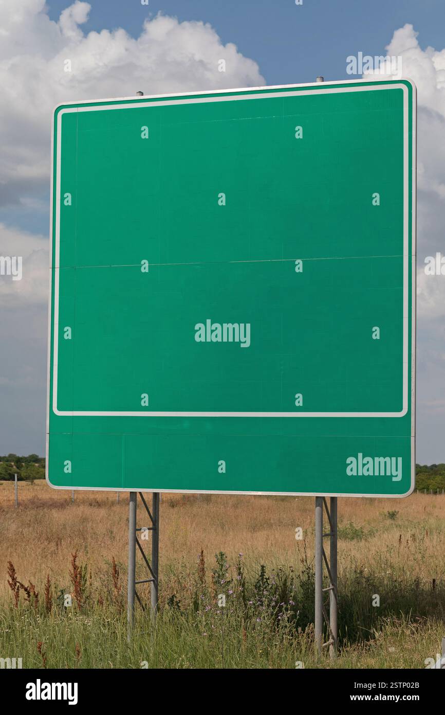 Motorway sign blank hi-res stock photography and images - Alamy