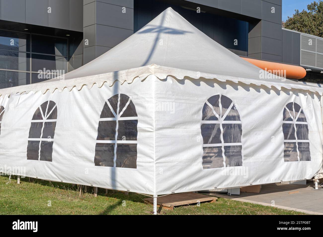 Canopy tent hi-res stock photography and images - Alamy