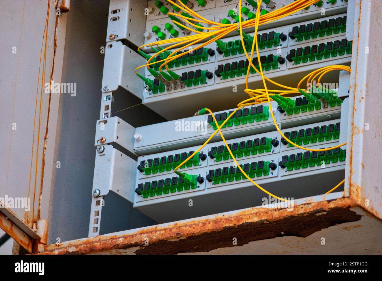 Open panels hi-res stock photography and images - Alamy