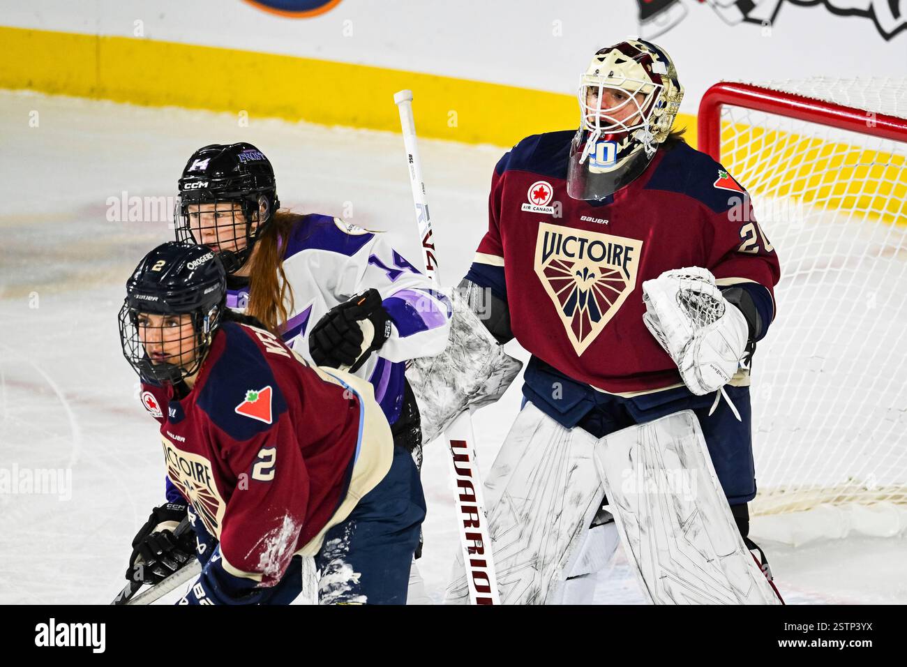 LAVAL, QC - FEBRUARY 18: Montreal Victoire goalie Elaine Chuli (20 ...