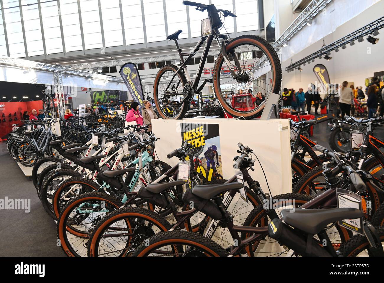 Reise-und Freizeitmesse f.re.e. E-Bikes,Fahrraeder,Fahrrad der Marke Bulls auf der Messe f.re.e ...