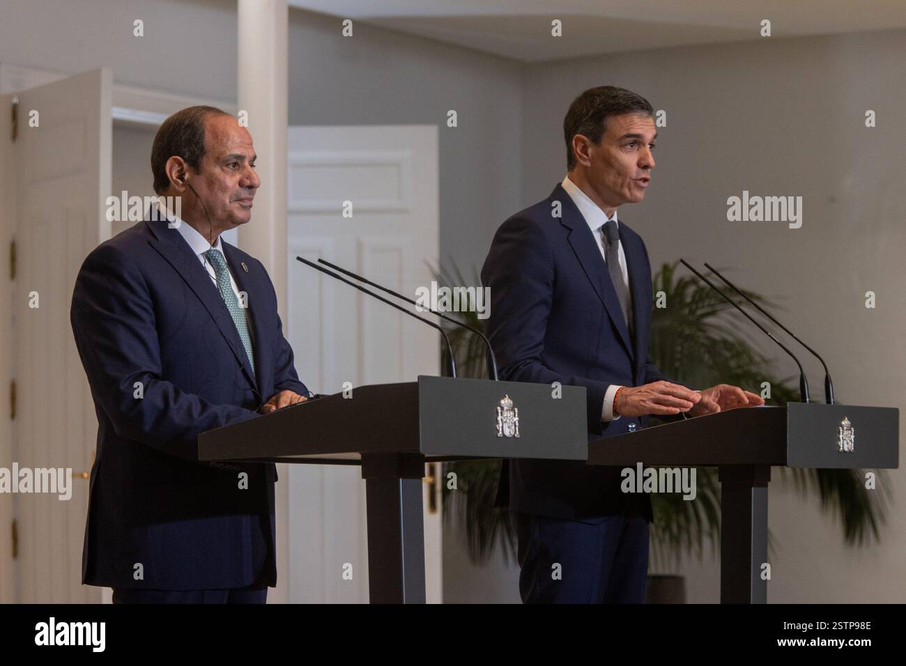 Madrid, Spain. 19th Feb, 2025. official meeting, Moncloa Palace, Madrid ...