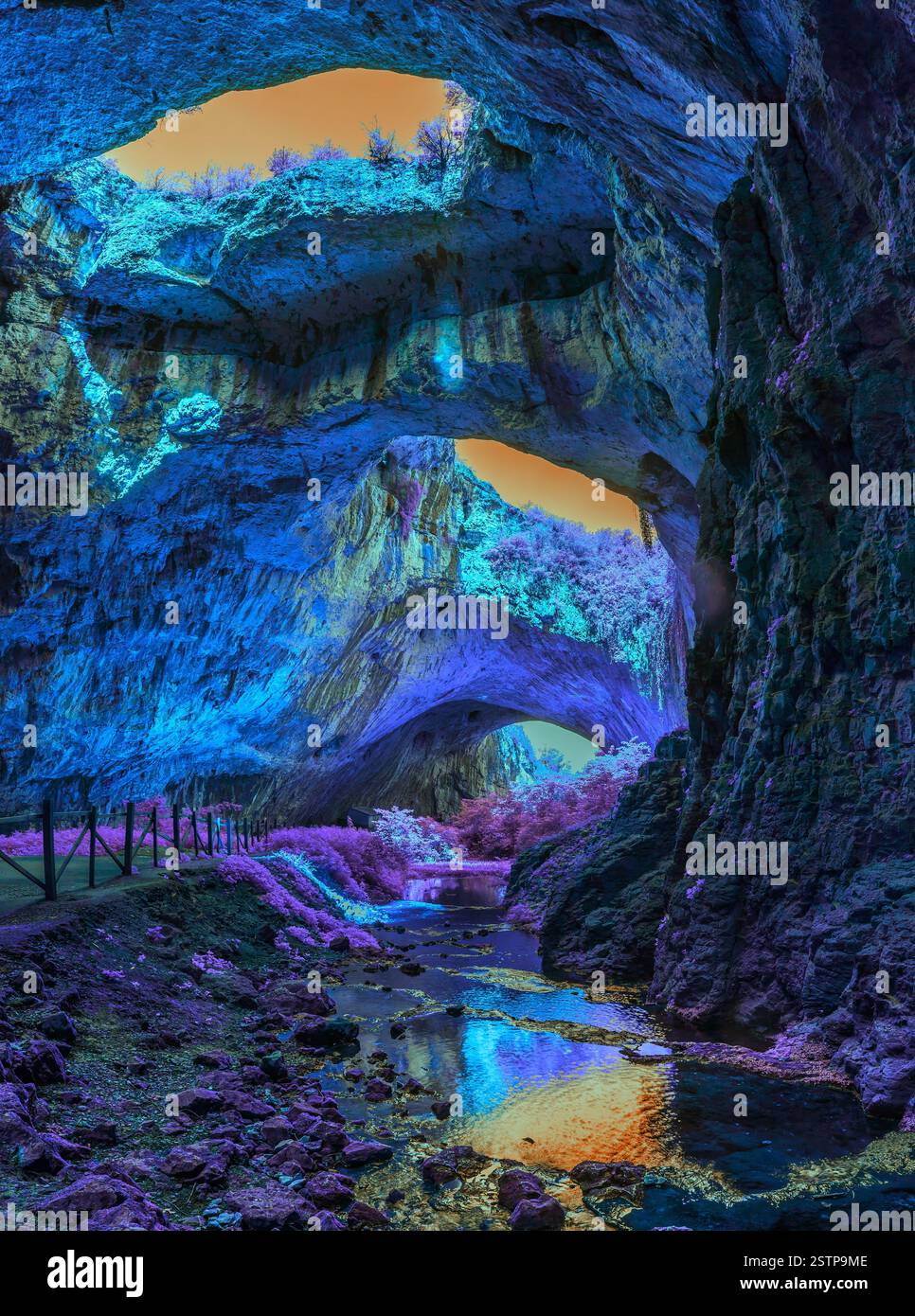 Cave colors hi-res stock photography and images - Alamy
