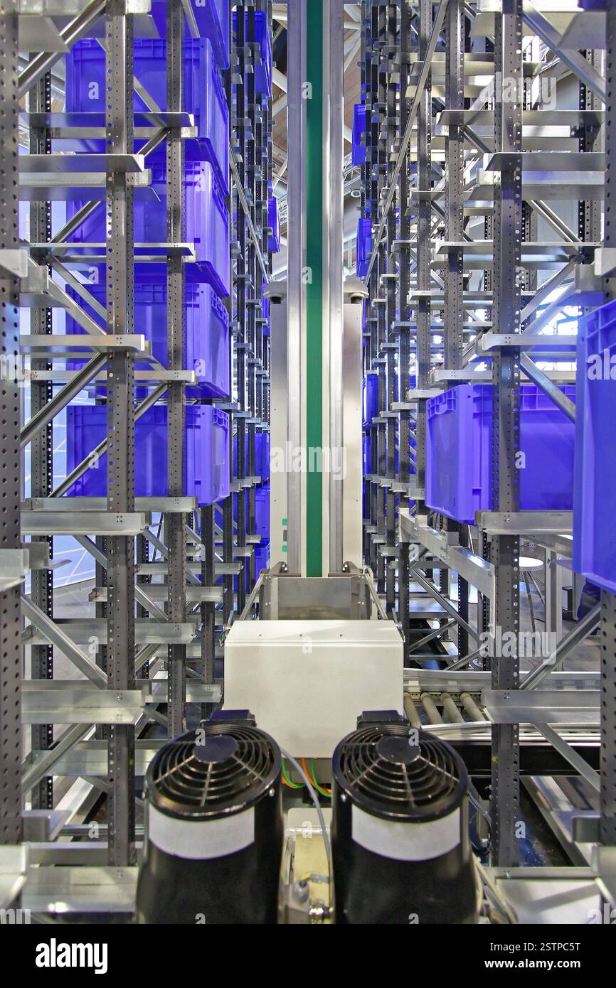Automated Storage Robot Stock Photo - Alamy