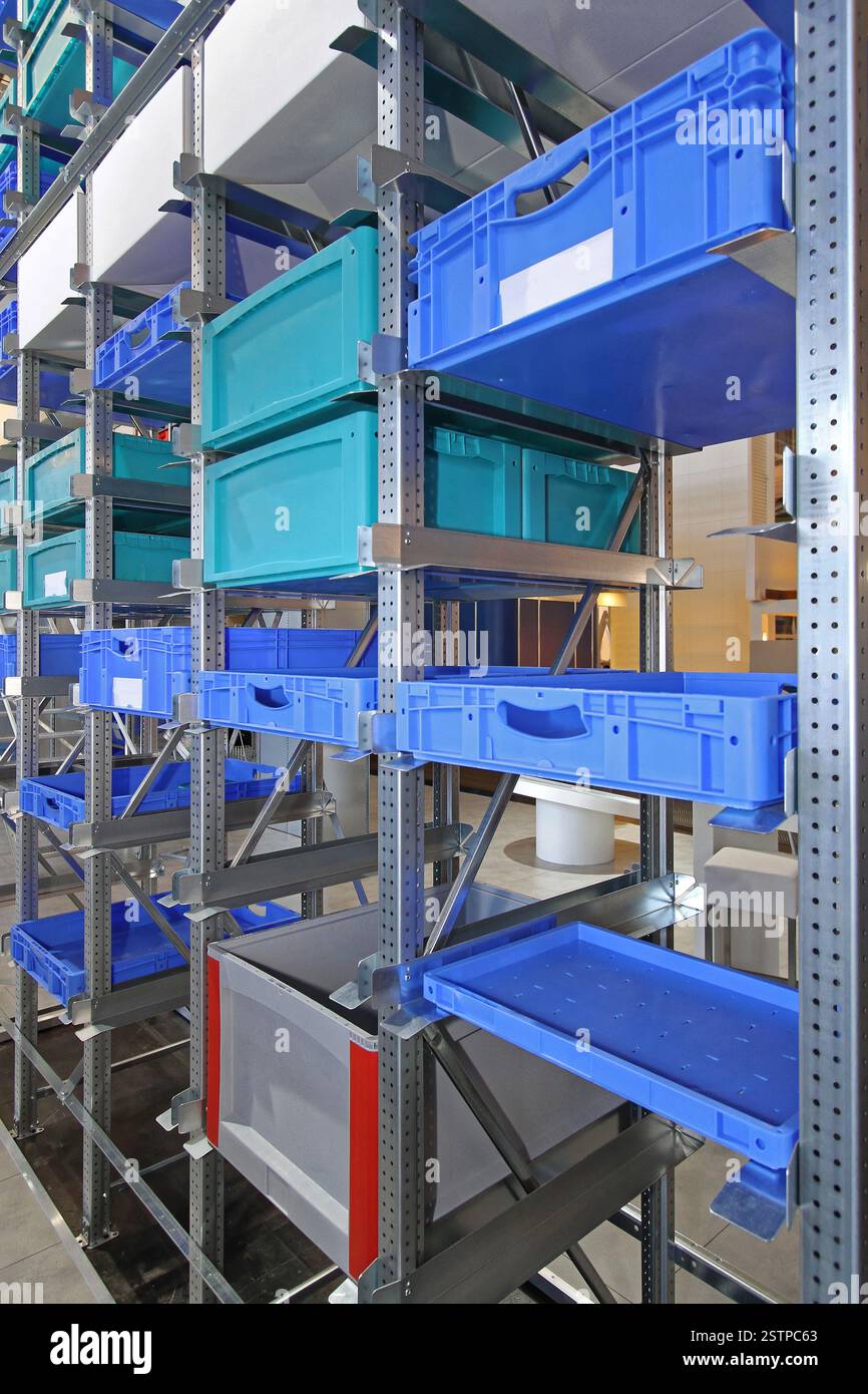 Crates boxes hi-res stock photography and images - Alamy