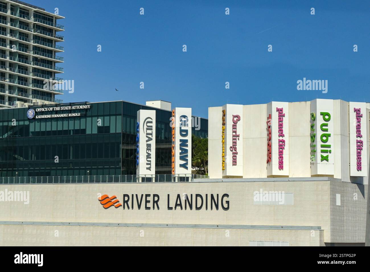 Shopping mall signs hi-res stock photography and images - Alamy