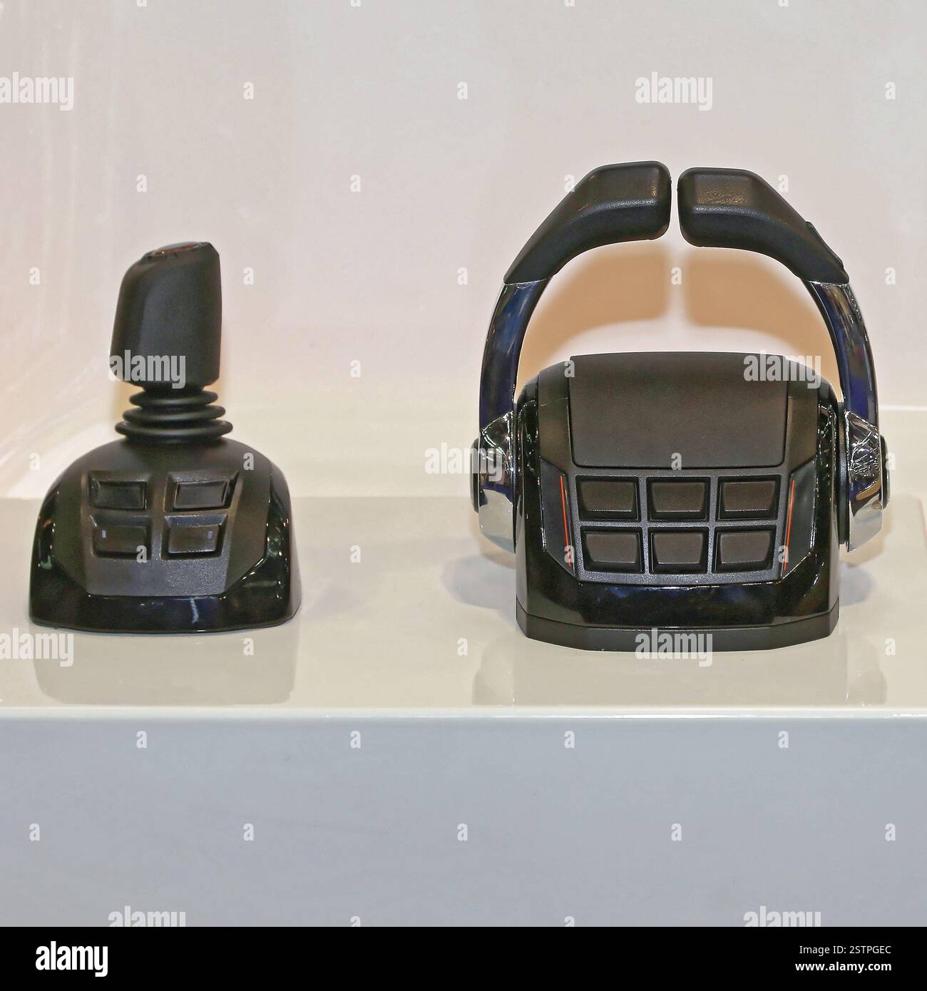 Throttle controls hi-res stock photography and images - Alamy