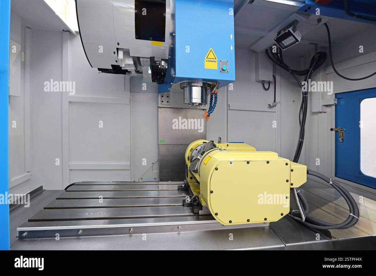 Inside machining milling center hi-res stock photography and images - Alamy