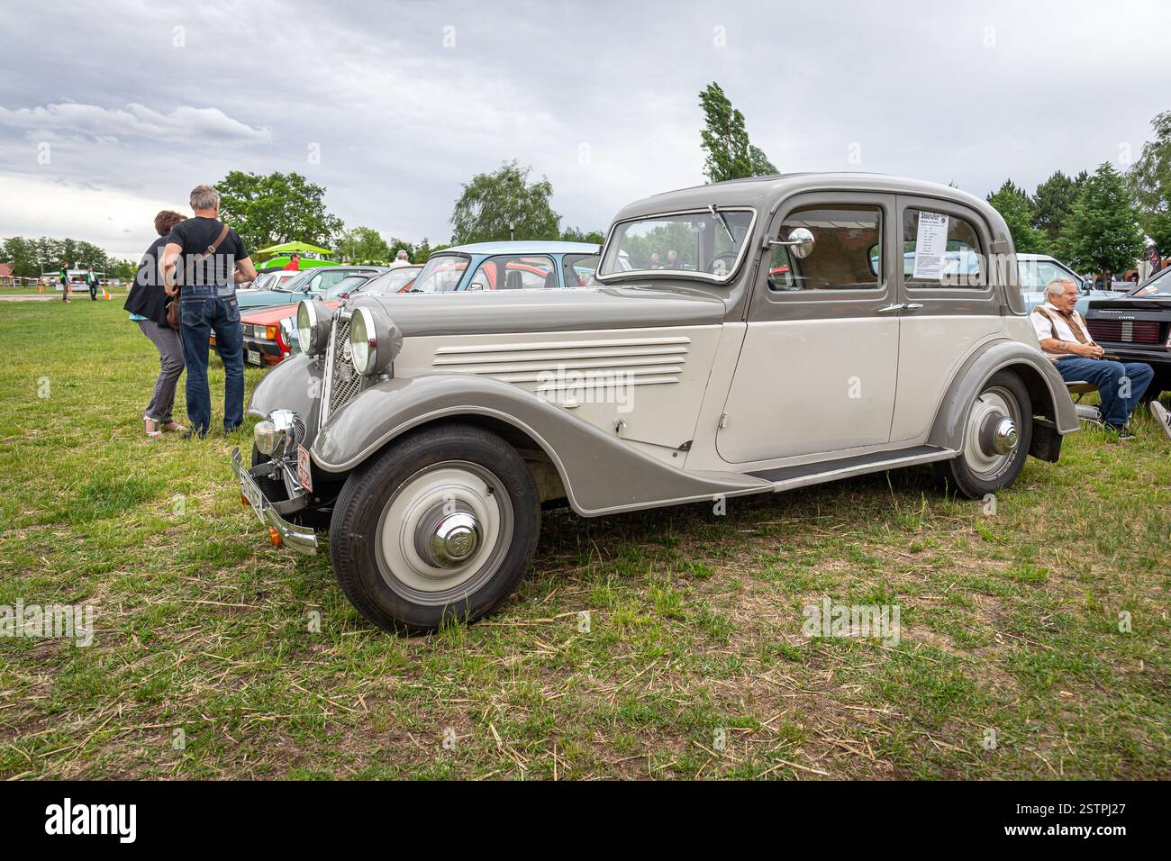 Vintage car stoewer r180 hi-res stock photography and images - Alamy