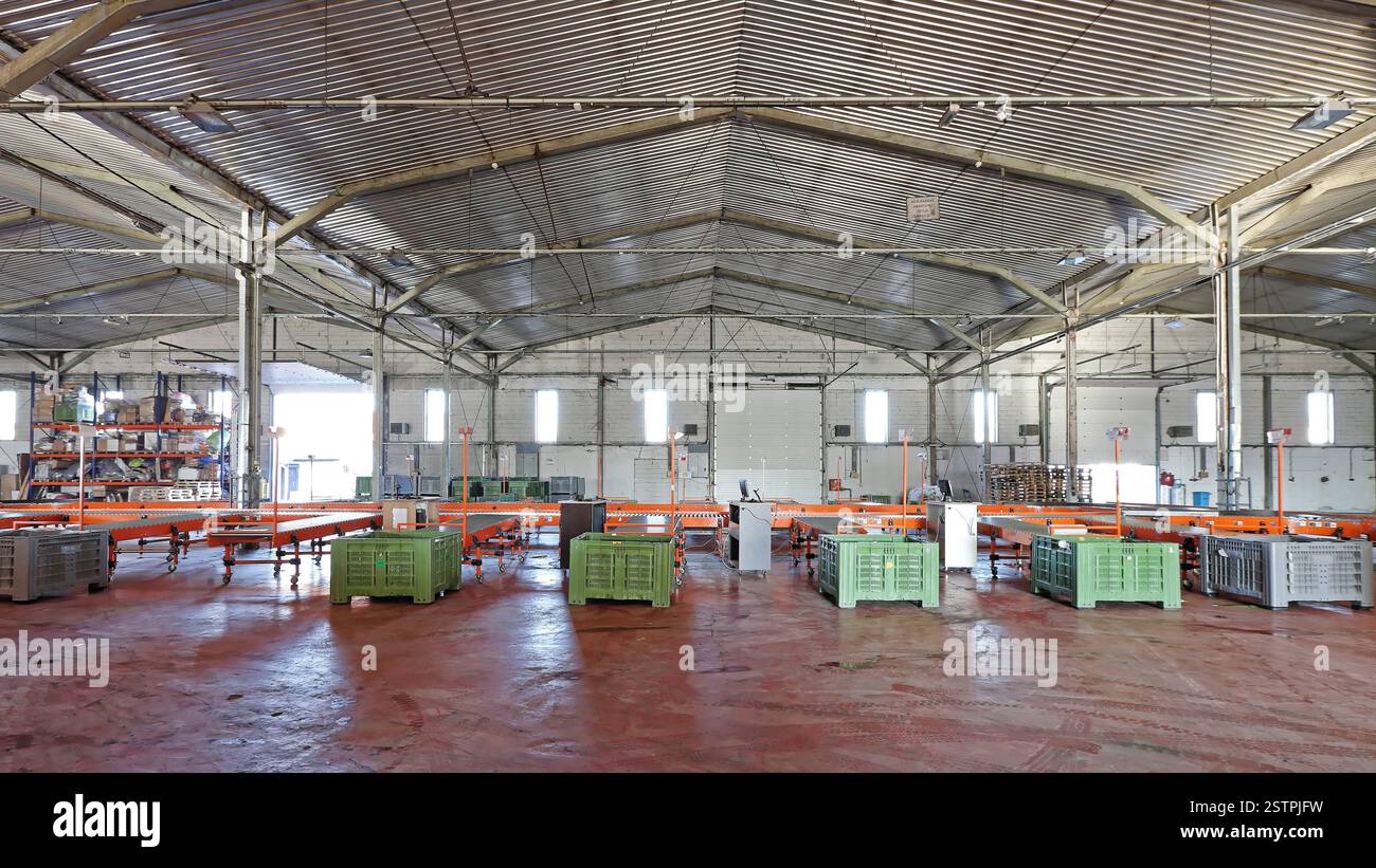 Regional warehouse hi-res stock photography and images - Alamy
