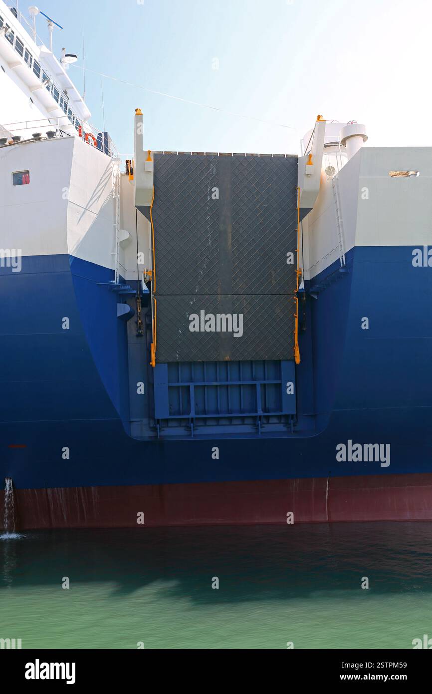Roro ship ramp hi-res stock photography and images - Alamy