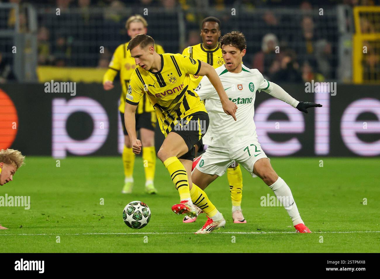 Dortmund, Deutschland. 19th Feb, 2025. Dortmund on February 19, 2025 Uefa Champions League ...