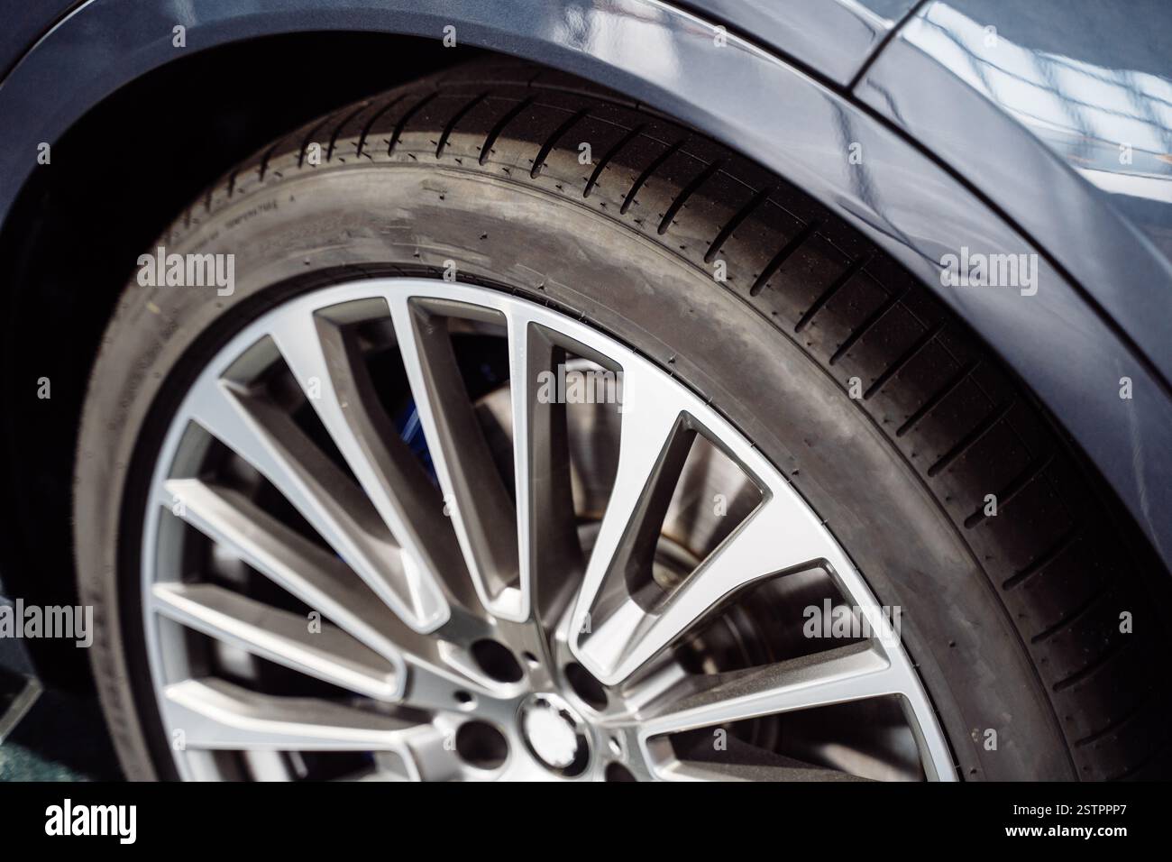 Close up of rim car alloy wheel Stock Photo - Alamy