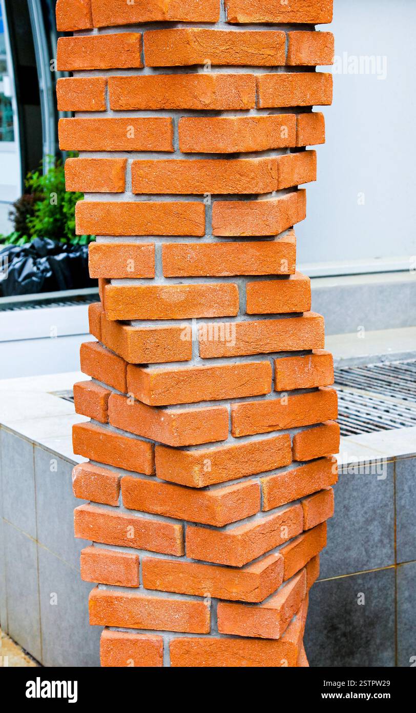 Bricks pillar hi-res stock photography and images - Alamy