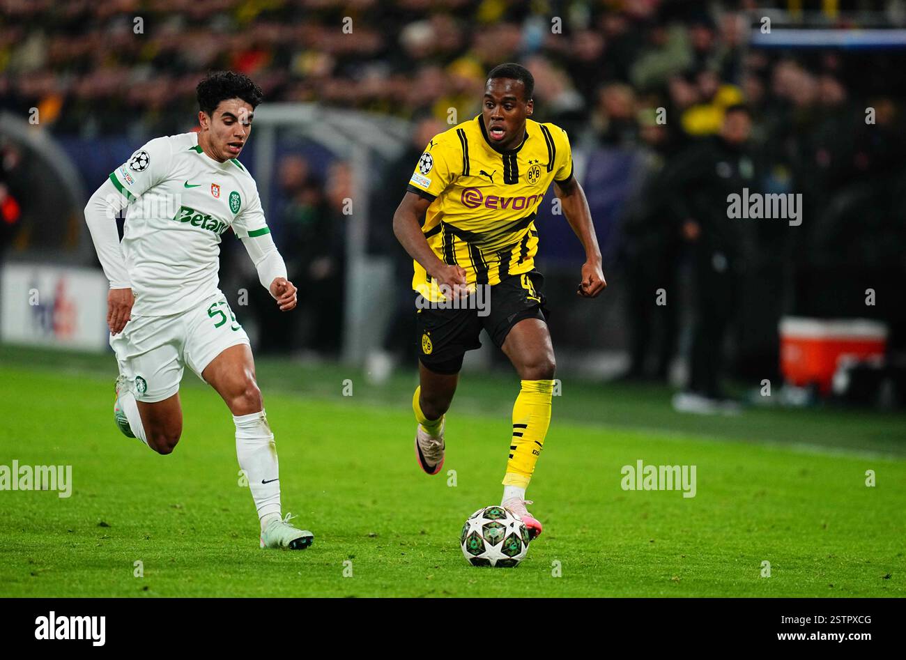 Dortmund, Germany. 19th Feb, 2025. February 19 2025: Jamie Gittens of Borussia Dortmund controls ...