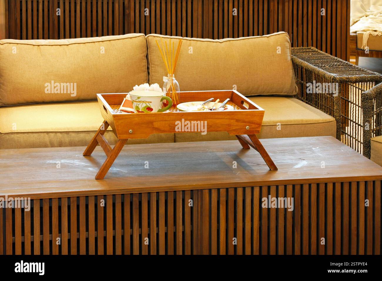 Tray style hi-res stock photography and images - Alamy