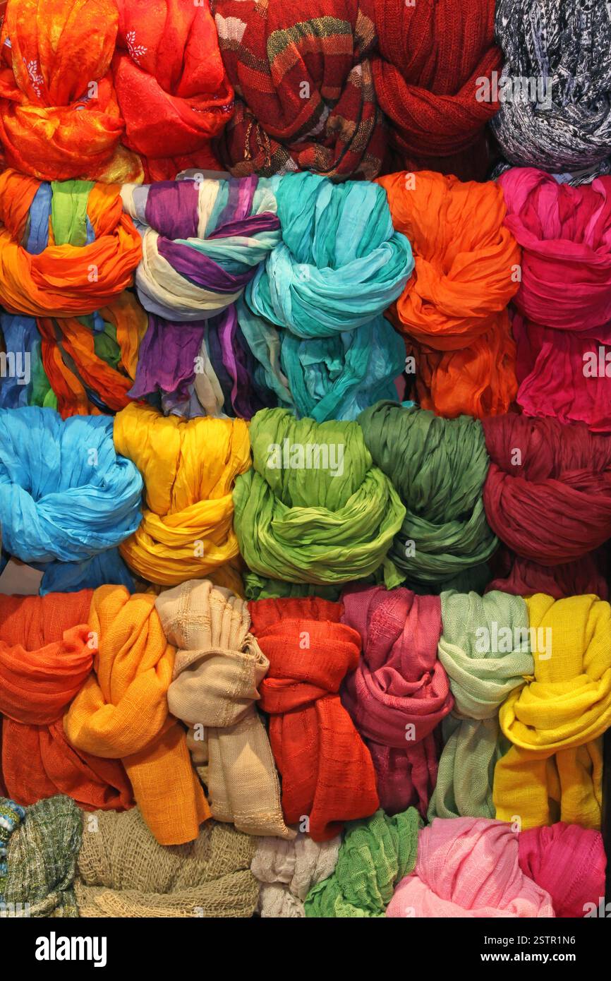 Pashmina shawls hi-res stock photography and images - Alamy