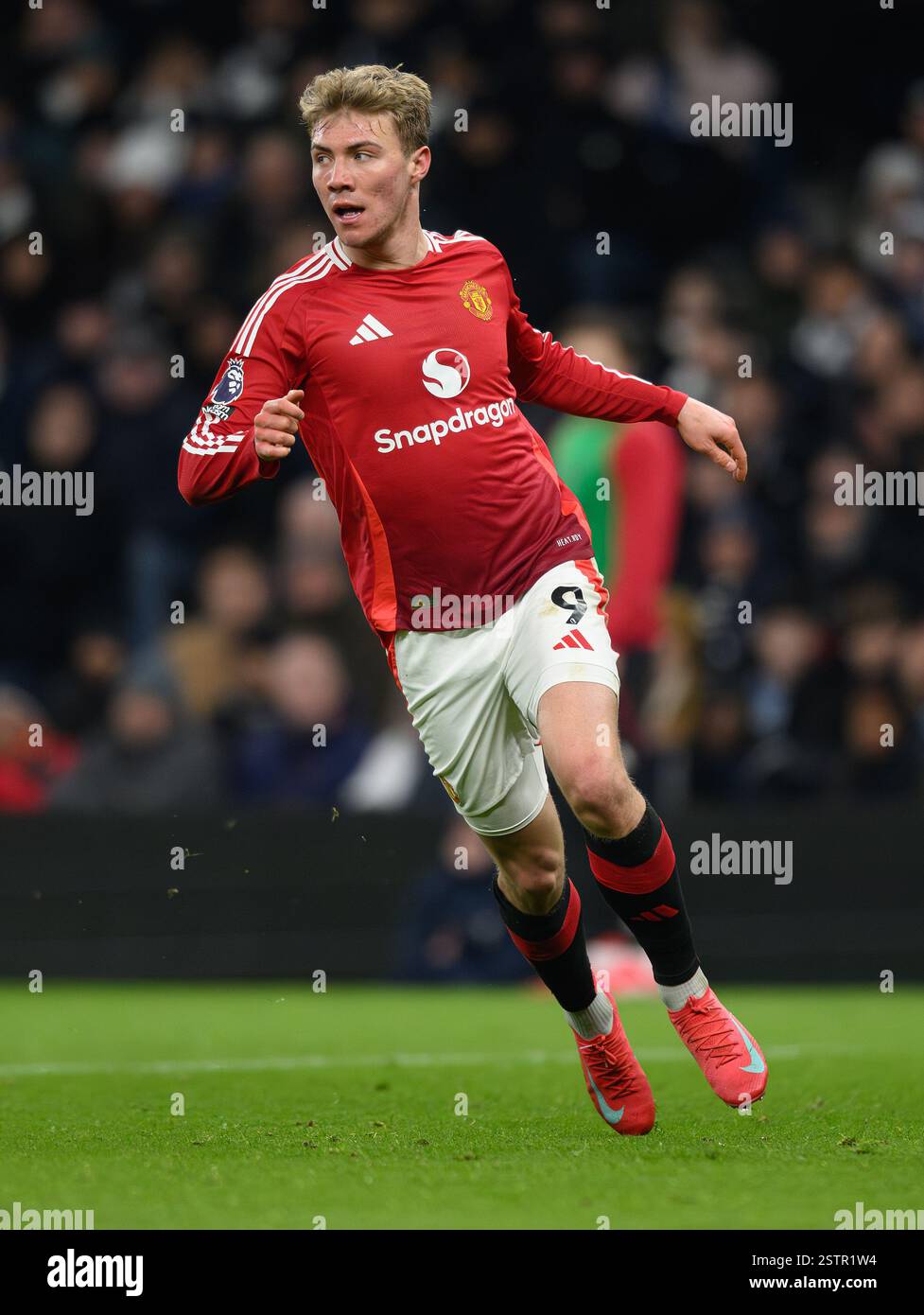 Rasmus hojlund 2025 manchester united hi-res stock photography and ...
