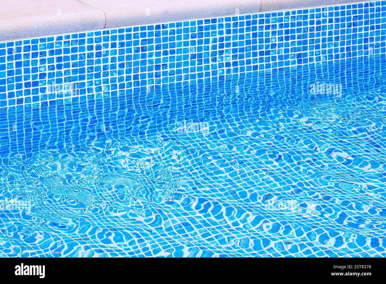 Detail pool tiles hi-res stock photography and images - Alamy