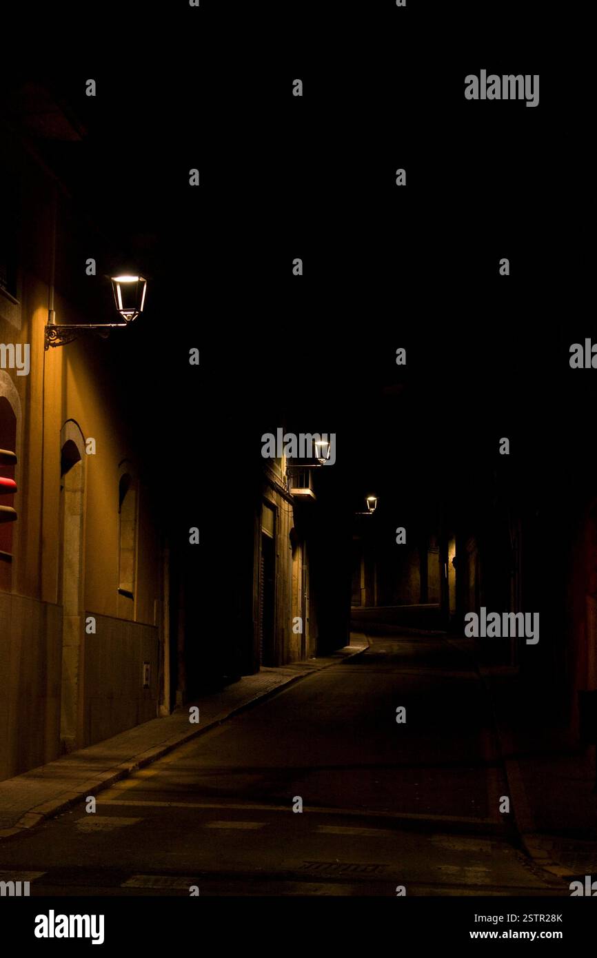 Empty urban street night europe hi-res stock photography and images - Alamy