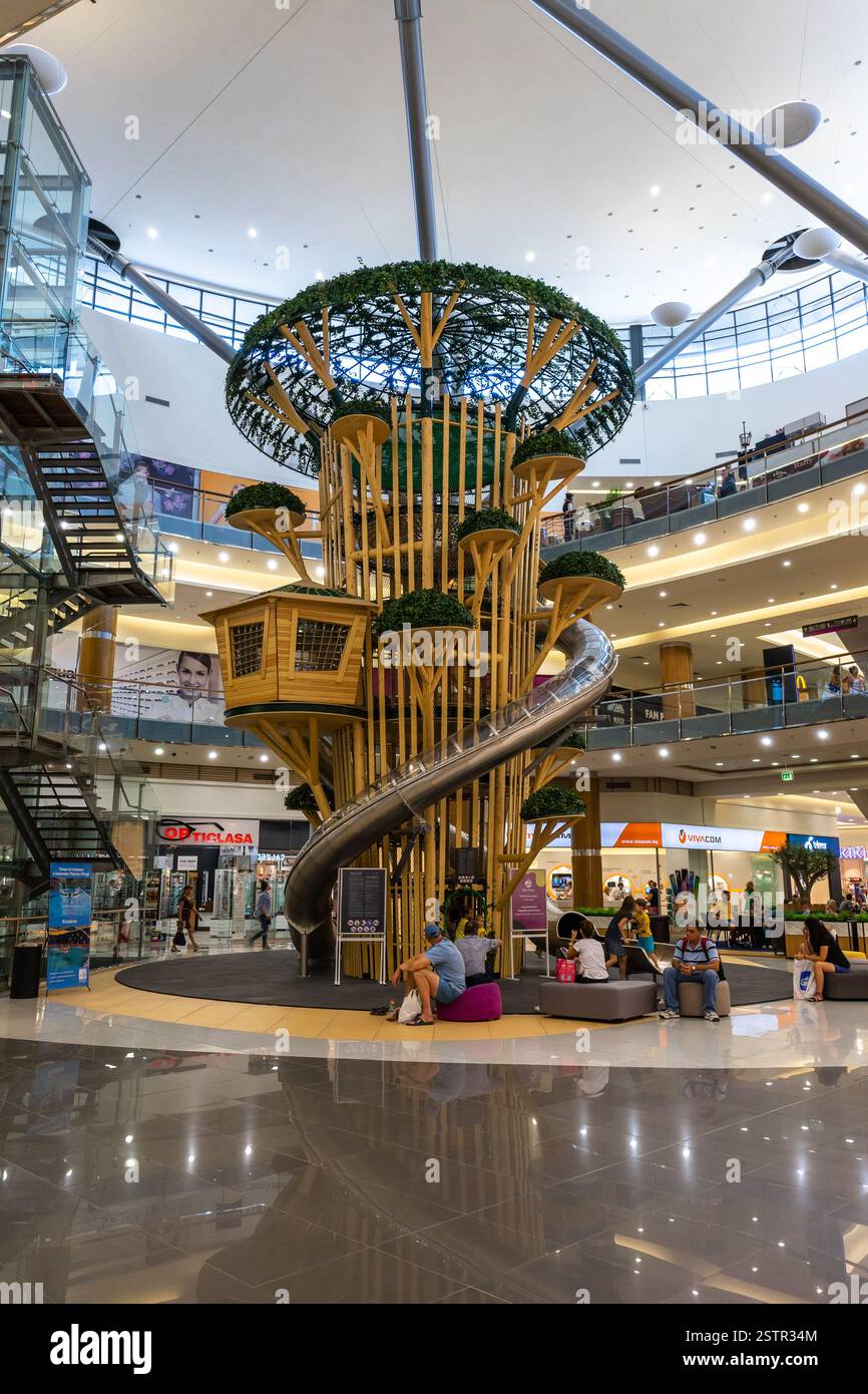 Children entertainment area hi-res stock photography and images - Alamy