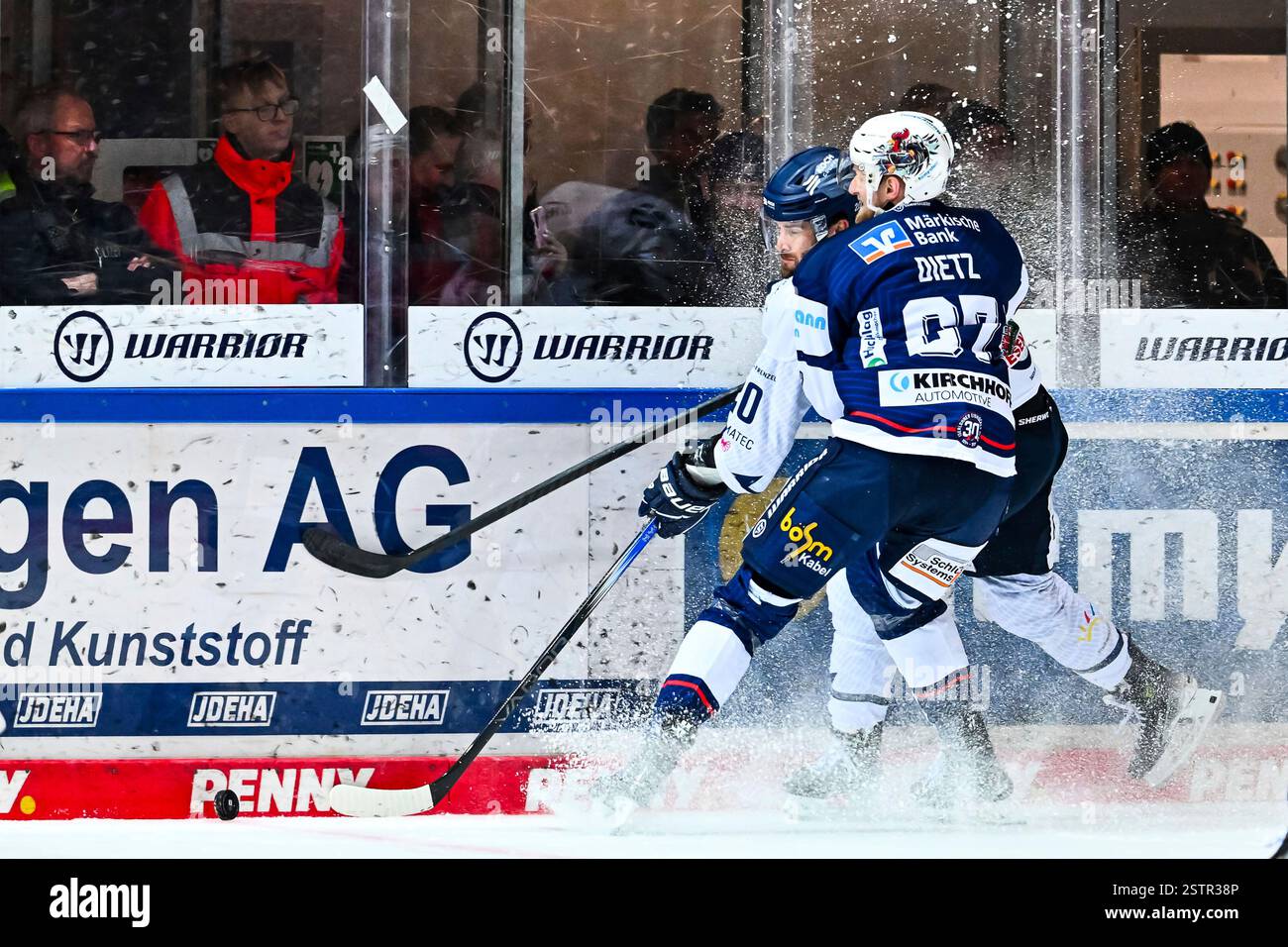 Iserlohn, Deutschland. 19th Feb, 2025. Stanislav Dietz (Iserlohn ...