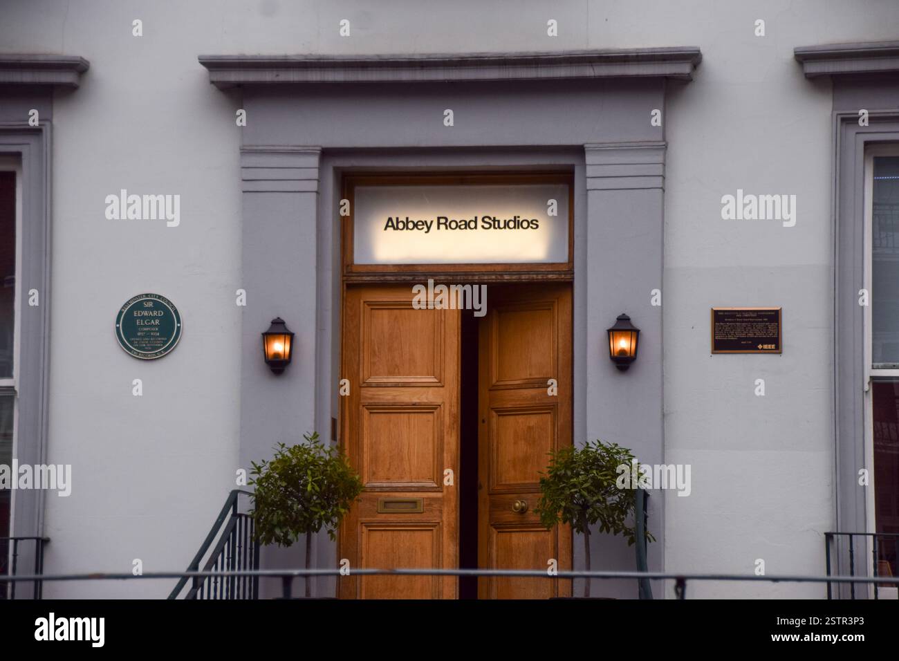 Abbey Road Studios Exterior Hi res Stock Photography And Images Alamy Abbey Road Studios Exterior Hi res Stock Photography And Images Alamy