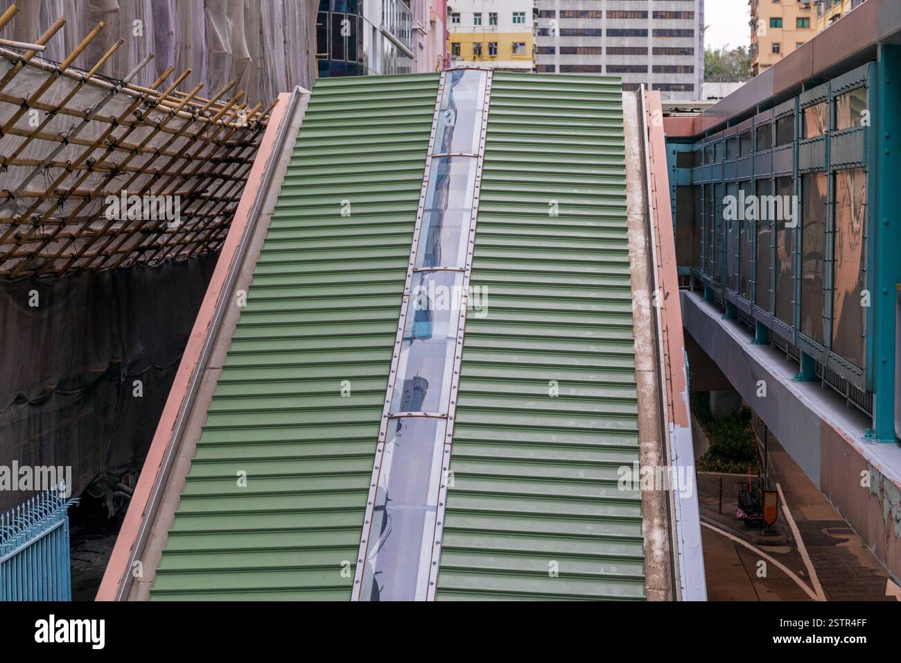 Covered Escalator Roof Stock Photo - Alamy