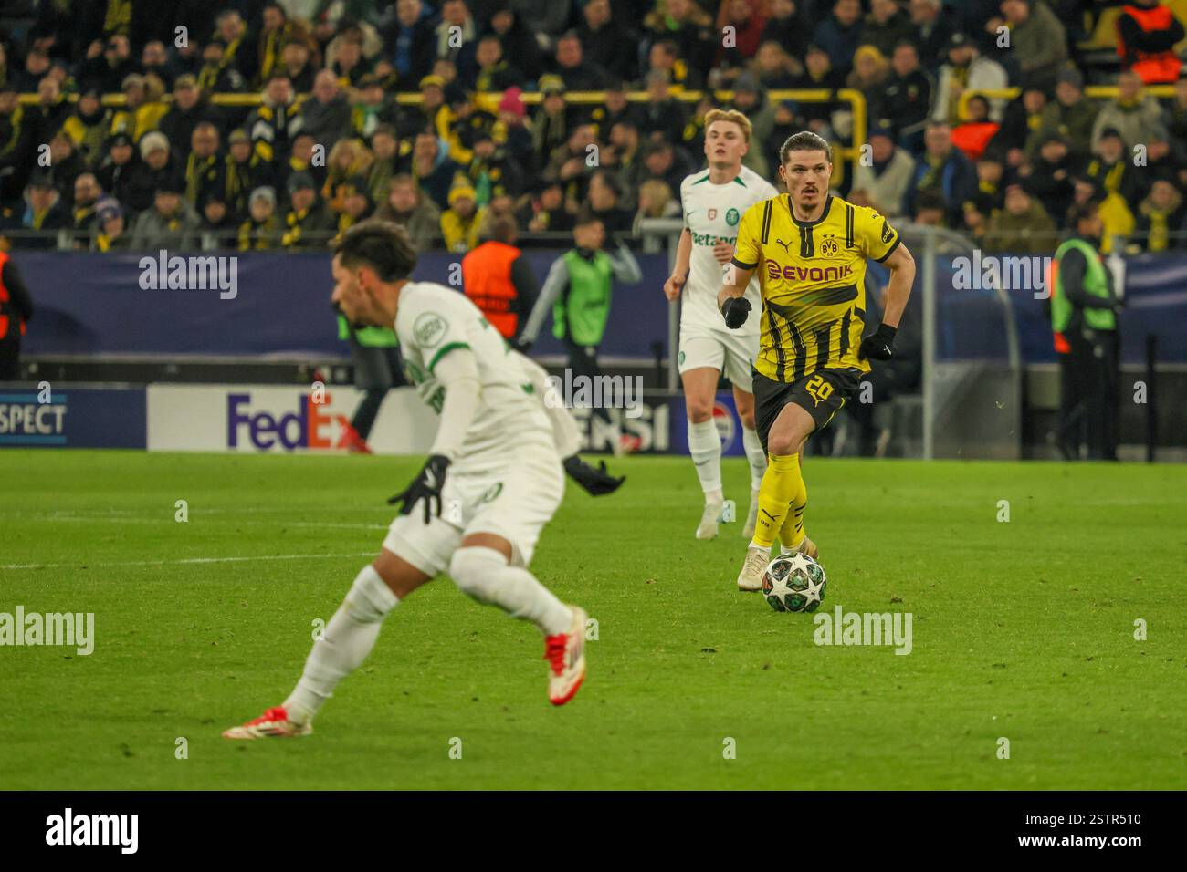 Dortmund, Deutschland. 19th Feb, 2025. Dortmund, Deutschland 19. Februar 2025: Champions League ...
