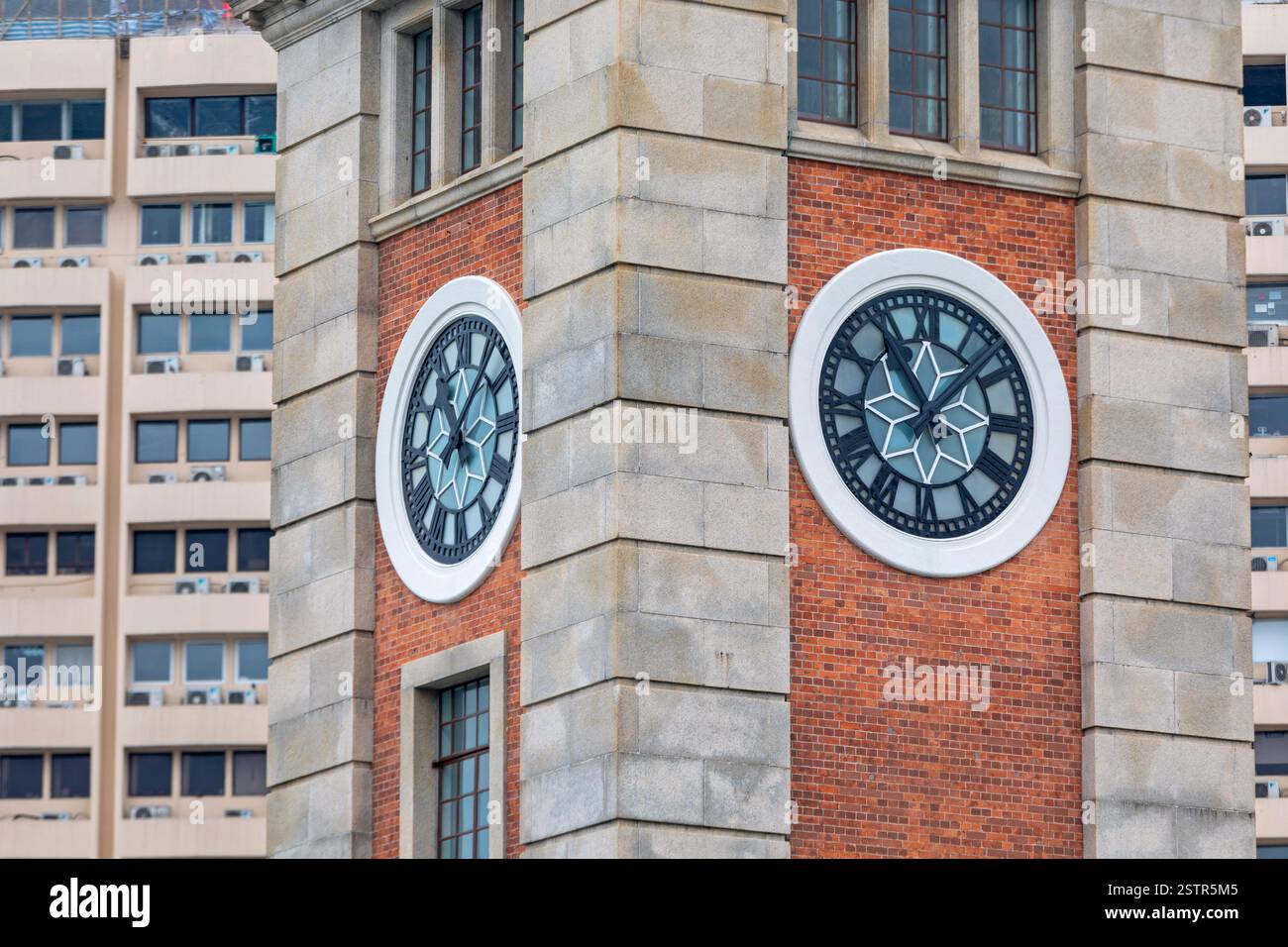 Famous clocks hi-res stock photography and images - Alamy