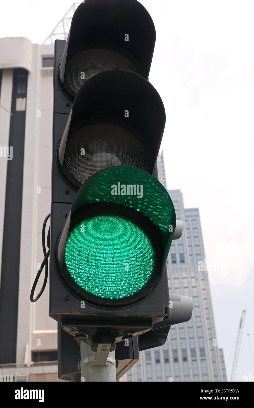 Green traffic light asia hi-res stock photography and images - Alamy