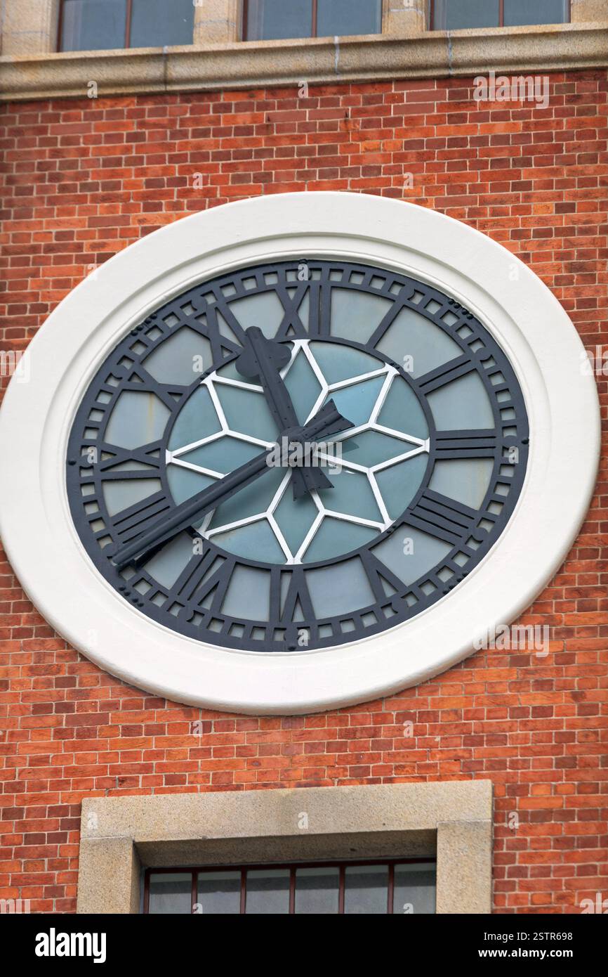 Clock dial hi-res stock photography and images - Alamy