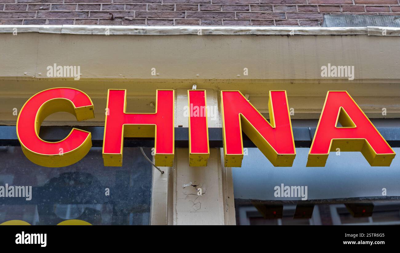 Big red sign hi-res stock photography and images - Alamy